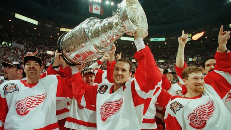 "Great News: Netflix Unveils Documentary Series to Celebrate the 20th ...